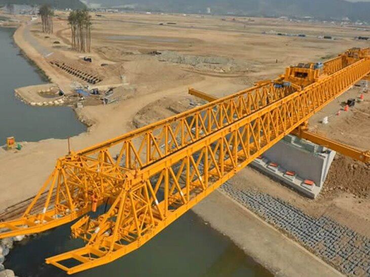 China 160ton Beam Launcher For Bridge Construction Manufacturers ...