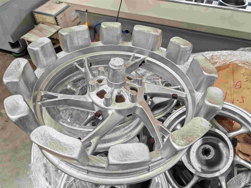 China Custom Riser Cut Machine For Motorcycle Wheel Suppliers ...